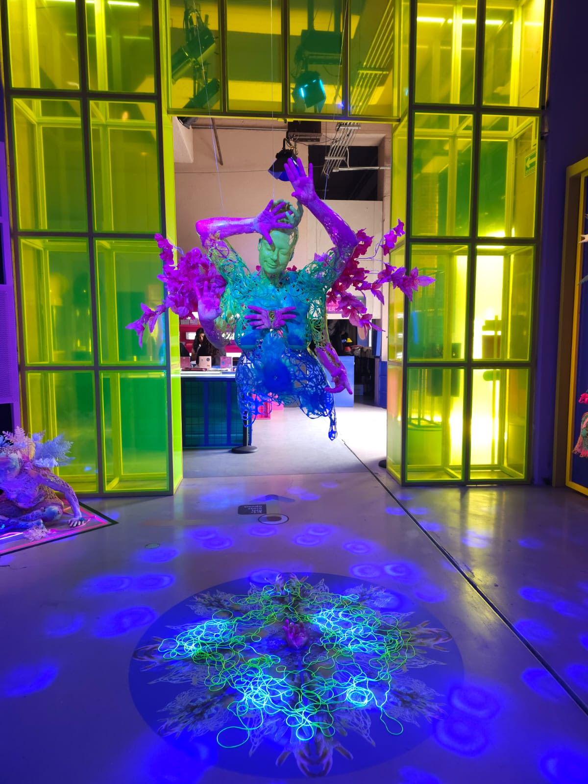 Hybe Experience, la primera experiencia interactiva de HYBE Latin ...